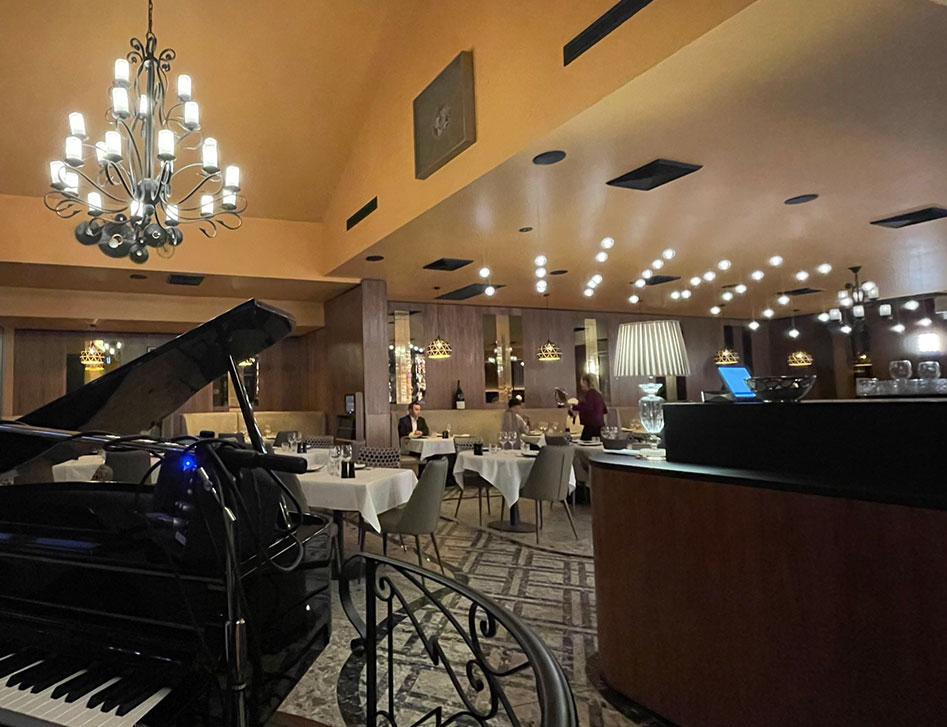 Ristorante Pizzeria Piano Bar: Roberto's on Bennett